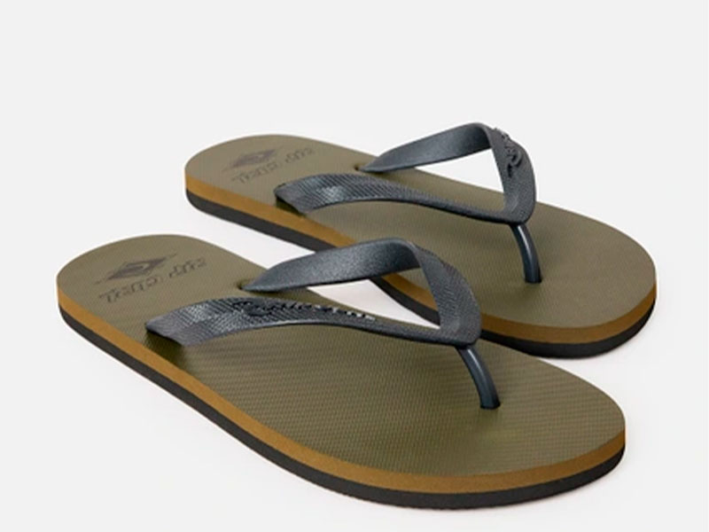 Kit bata, toalla, sandalias y gorro – Club Dhuchi